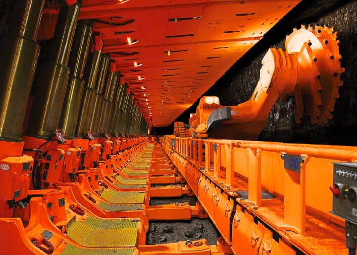 Mining equipment maker Joy Global's revenue falls 4 pct