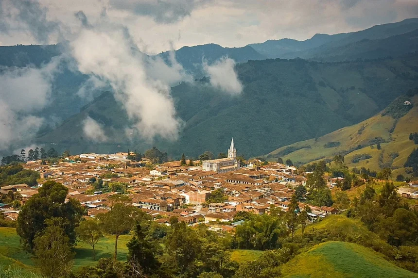 GoldMining inicia perforación exploratoria en Yarumalito: apuesta ...